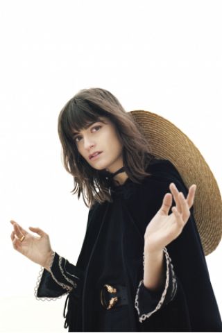 Clara luciani baie - Joshua Tran
